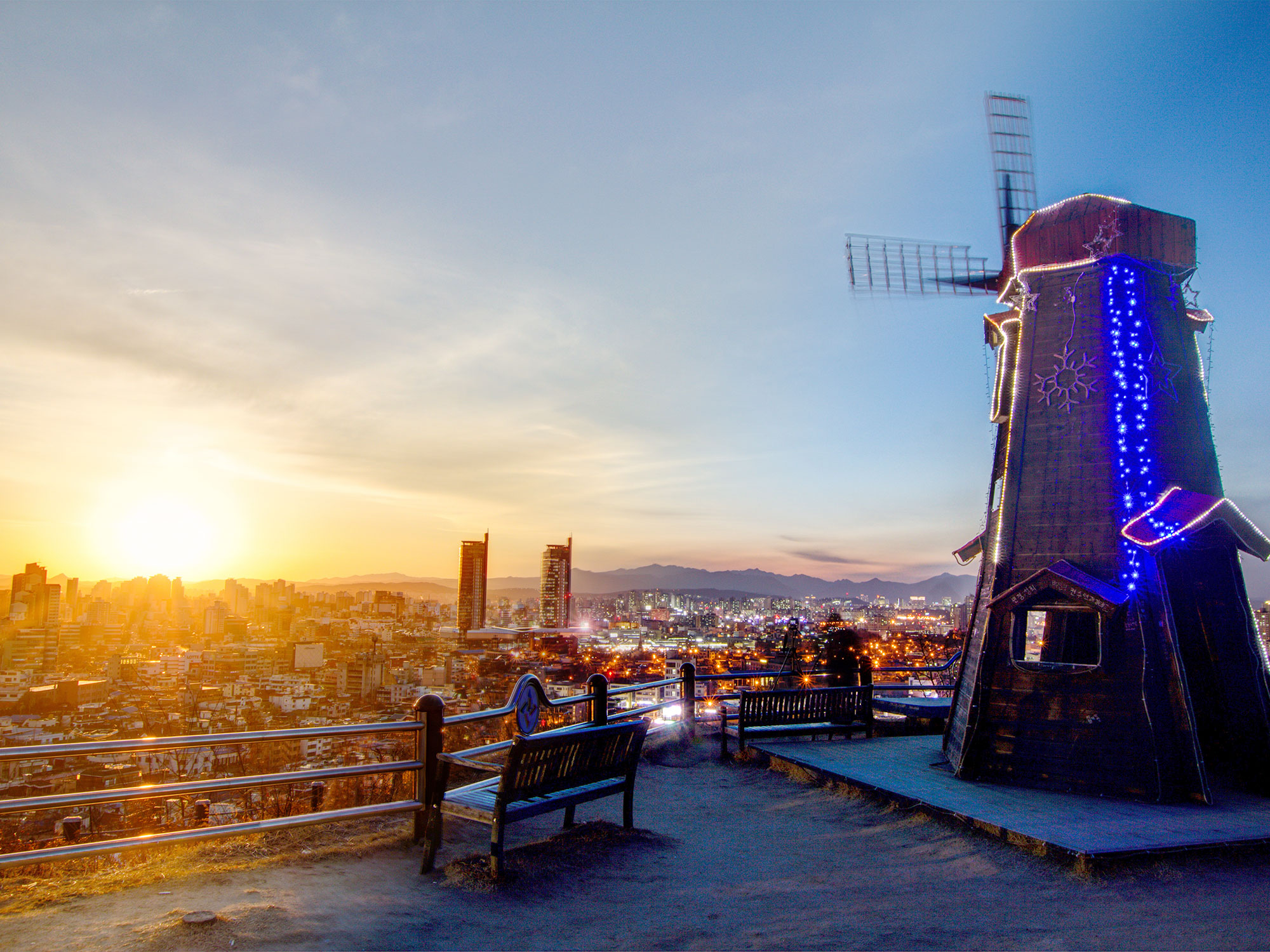 The Real-Life Locations Where 6 Famous TV Shows Were Filmed — Daily ...