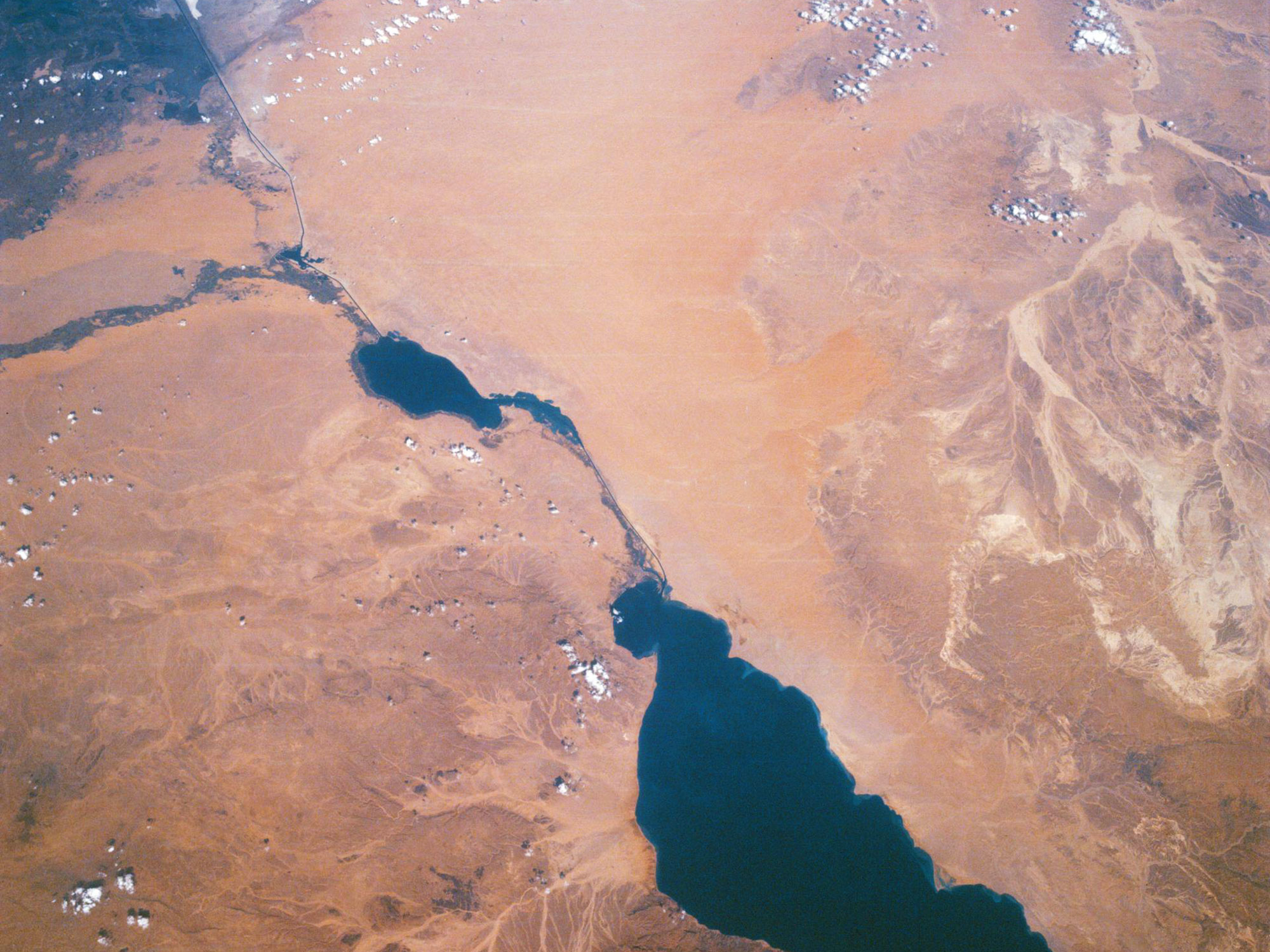 15 Global Landmarks That Are Visible From Space — Daily Passport