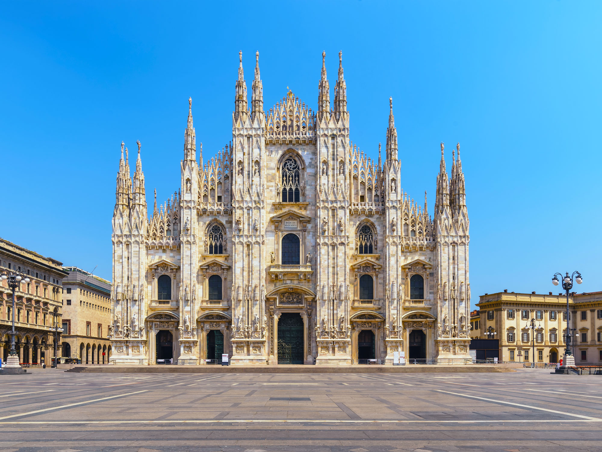 6 Spectacular Gothic Landmarks Architecture Buffs Should Visit — Daily ...
