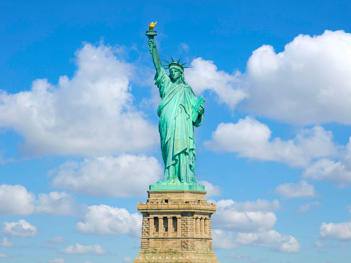 The Stories Behind 6 Famous American Statues — Daily Passport