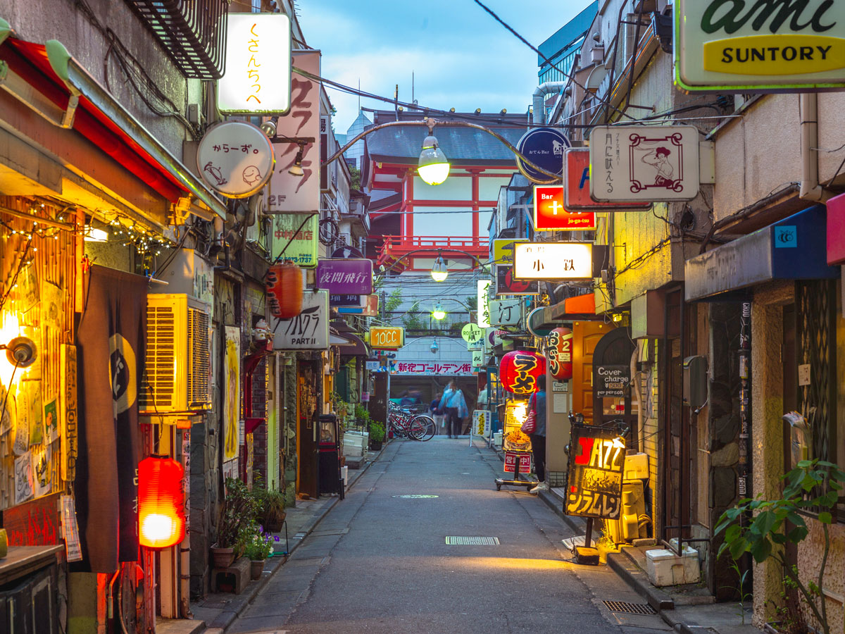 6 Historic Alleyways to Wander Around the World — Daily Passport