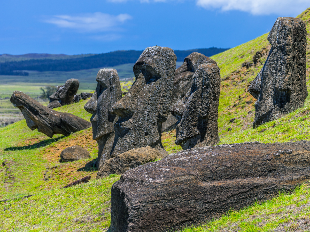 The Mystery of the Moai Statues and Other Secrets of Easter Island ...