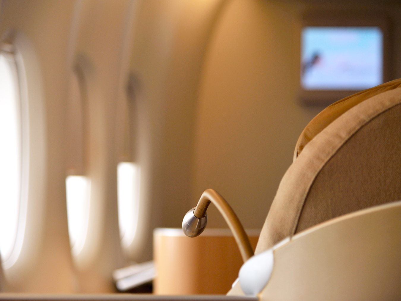 5 of the World's Coolest First Class Airplane Seats — Daily Passport