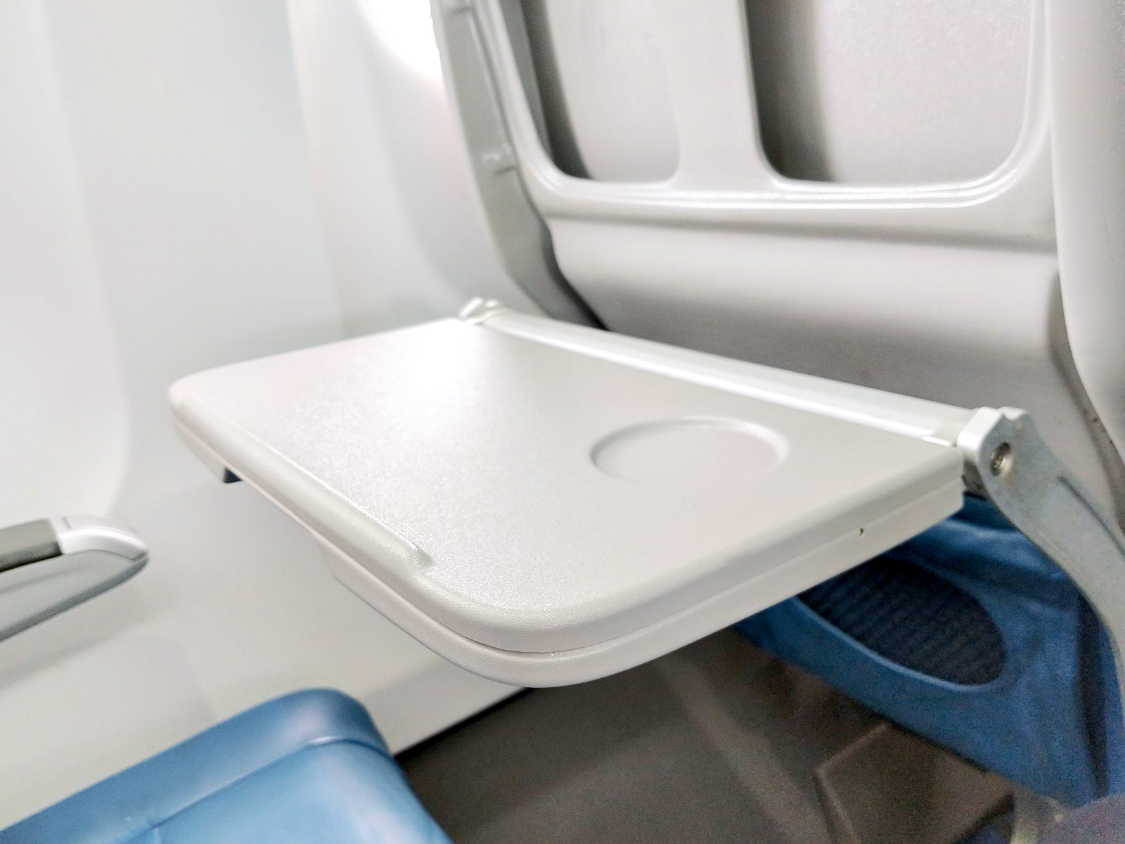 8 Hidden Features of Airplanes You've Probably Never Noticed — Daily ...