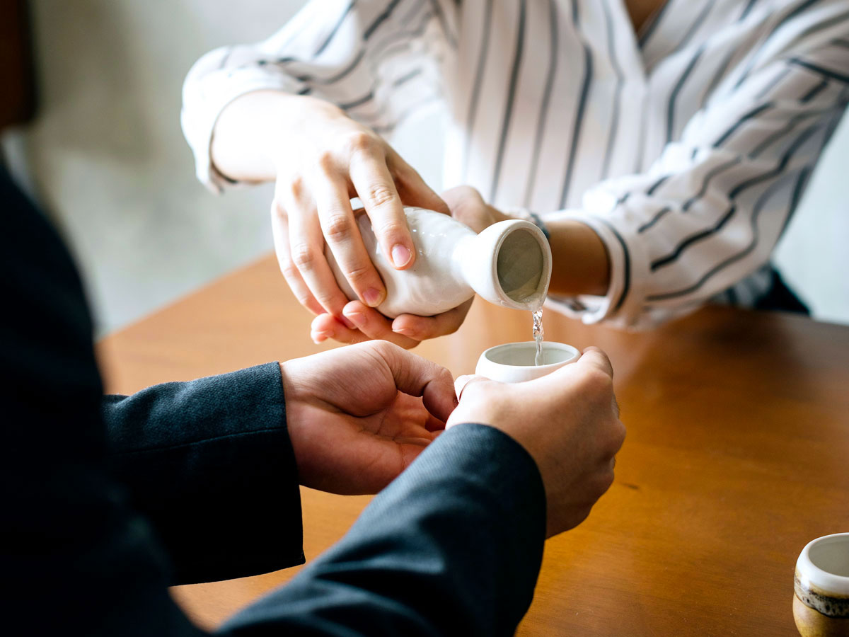 10 Surprising Etiquette Faux Pas in Other Countries — Daily Passport